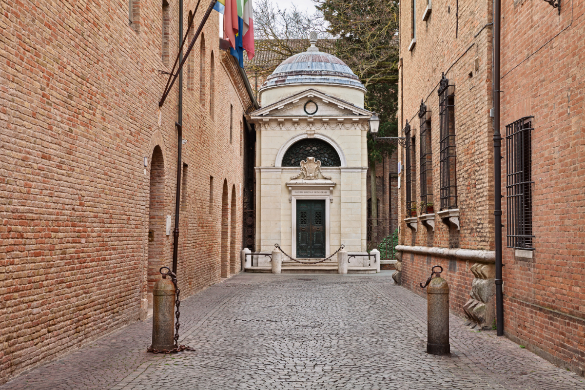 Pensavi si trovasse a Firenze e invece no: lo strano caso della tomba ...