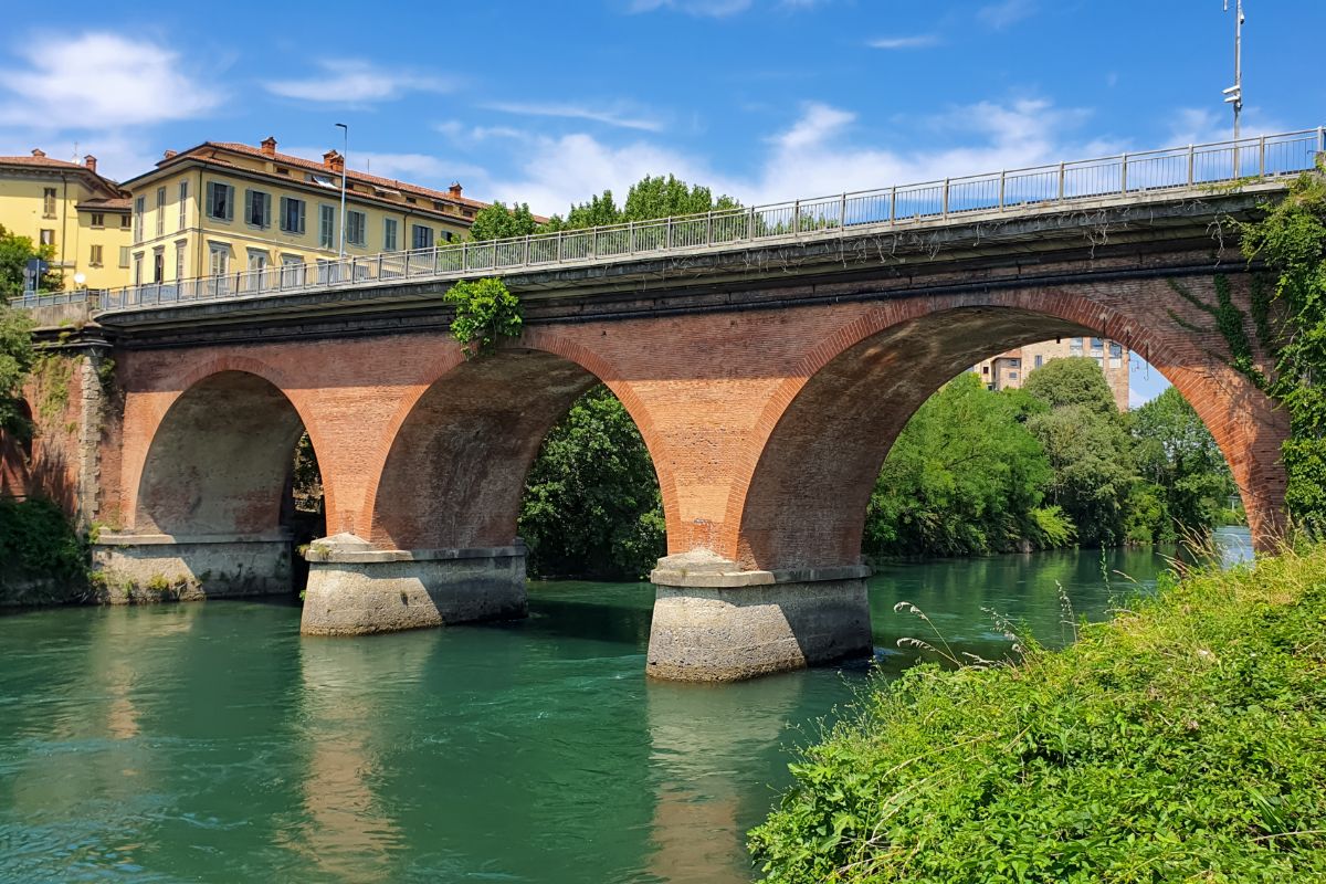 60 chilometri, 800 anni e una storia che comincia nel 1220: in Italia c ...