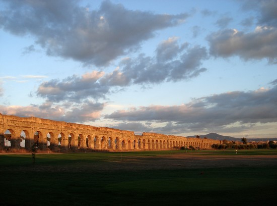 LE INFRASTRUTTURE ROMANE on emaze