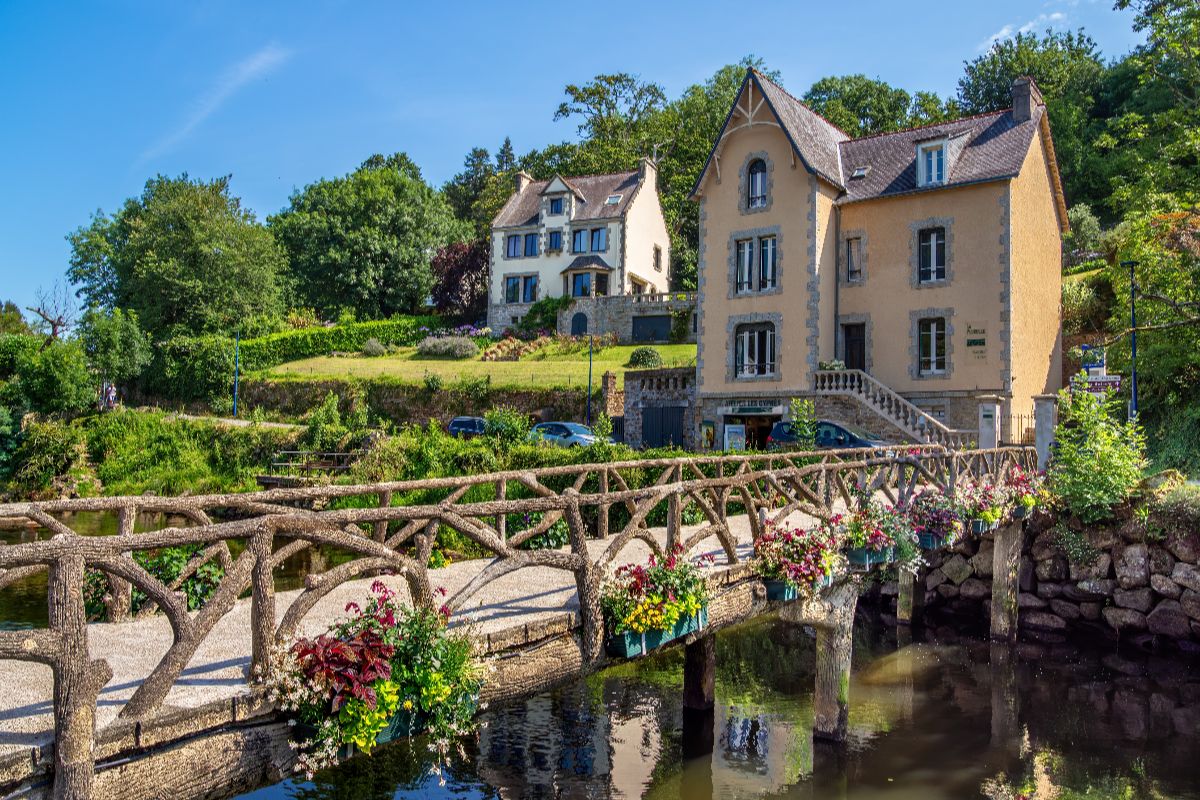 Il borgo dei pittori e dei mulini: in Francia c'è il luogo magico che ...