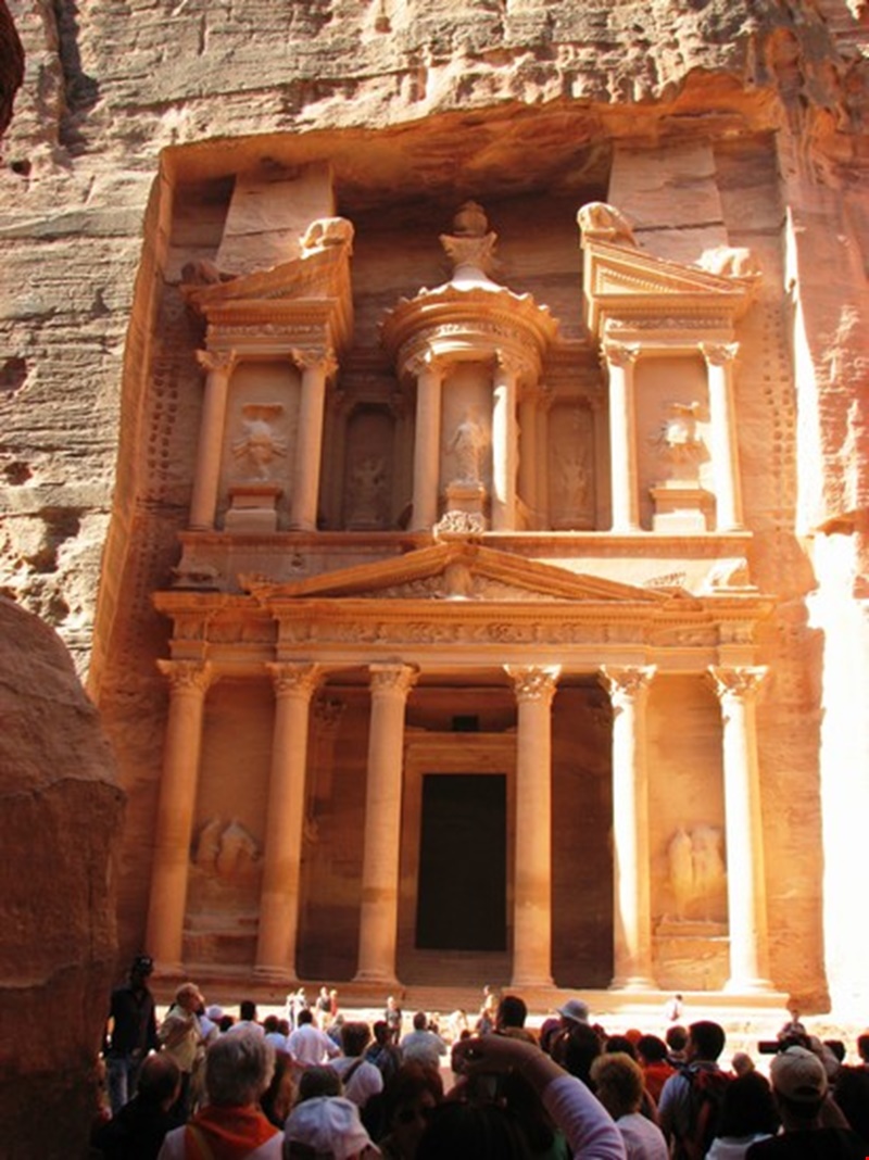 Petra Travel Guide: Useful information to visit Petra. 18 Reviews